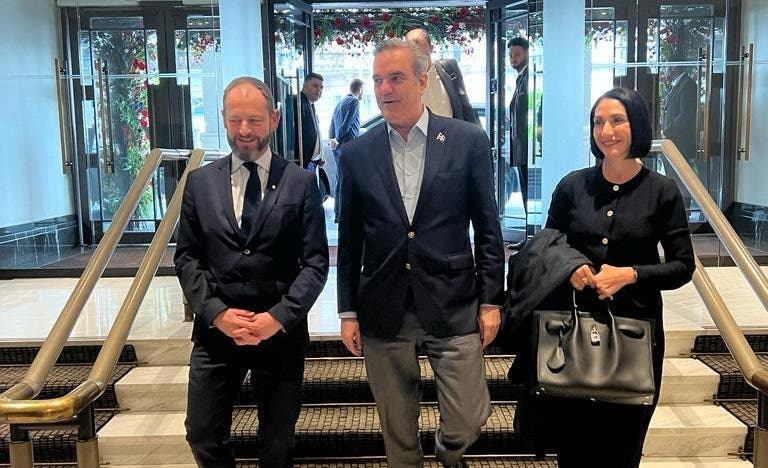 Abinader Llega A Londres Para La Coronación Del Rey Carlos III Y La ...