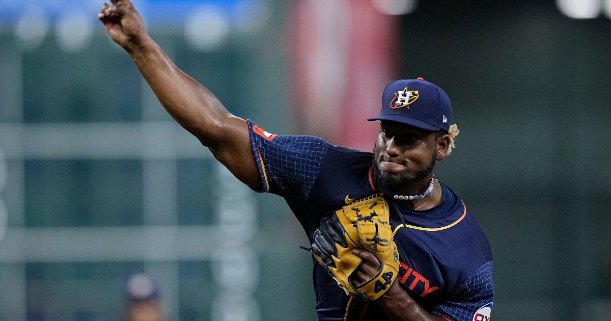Pitcher Dominicano Lanza El Primer Juego Sin Hit Ni Carrera De La ...